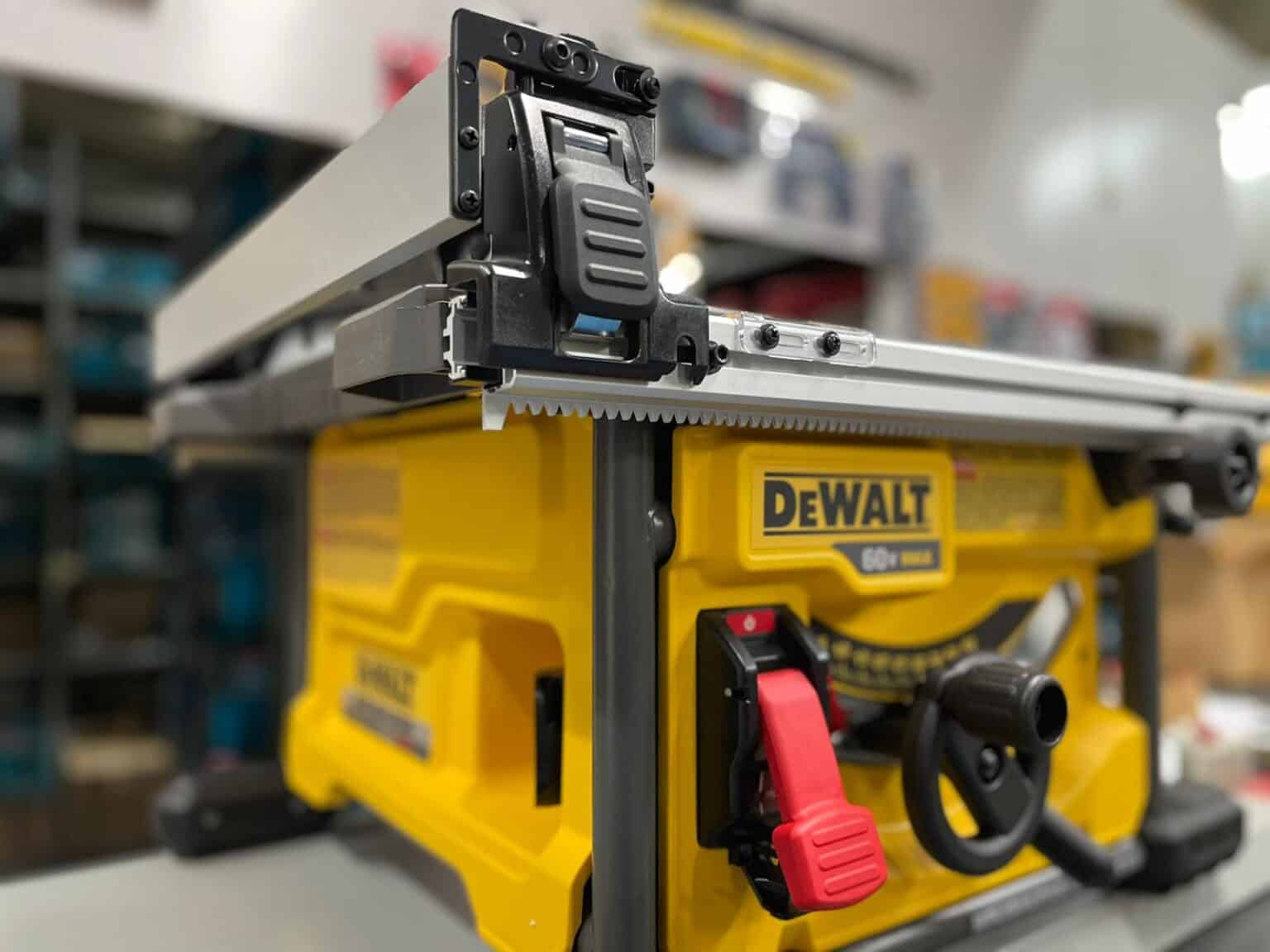 מסור שולחן נטען "8 54/60V DeWalt FlexVolt DCS7485