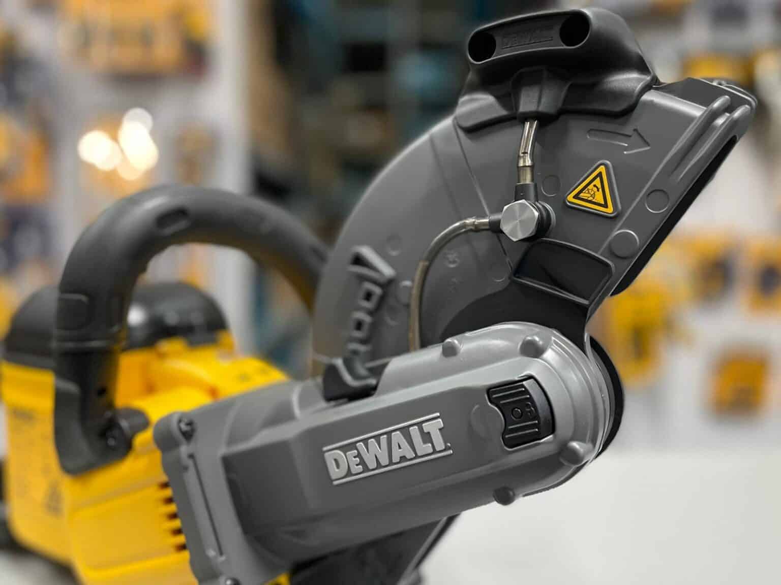 מסור לחיתוך 9" אבן /קירות/בטון 54/60V DeWalt FlexVolt DCS690