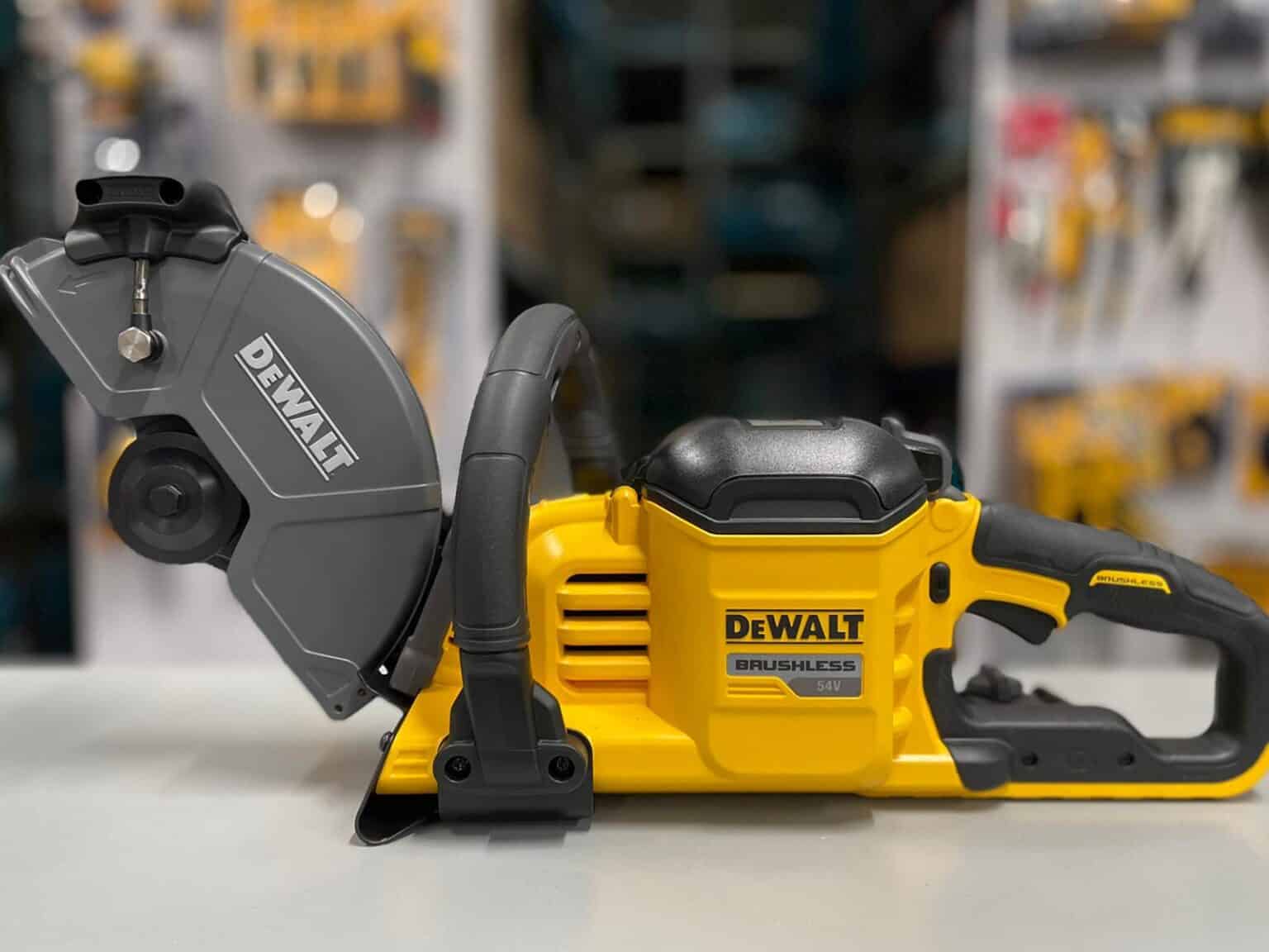 מסור לחיתוך 9" אבן /קירות/בטון 54/60V DeWalt FlexVolt DCS690