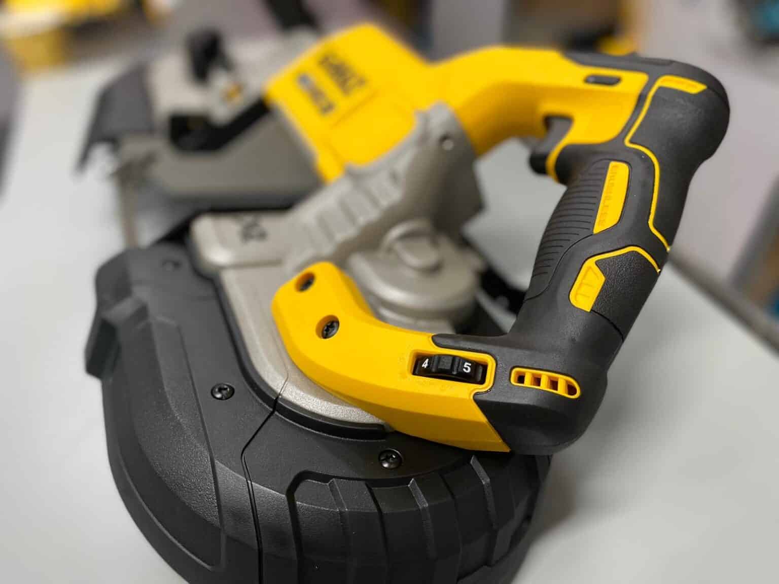 מסור סרט DCS374 בלי פחמים 18/20V DeWalt XR | בלי פחמים דיוולט
