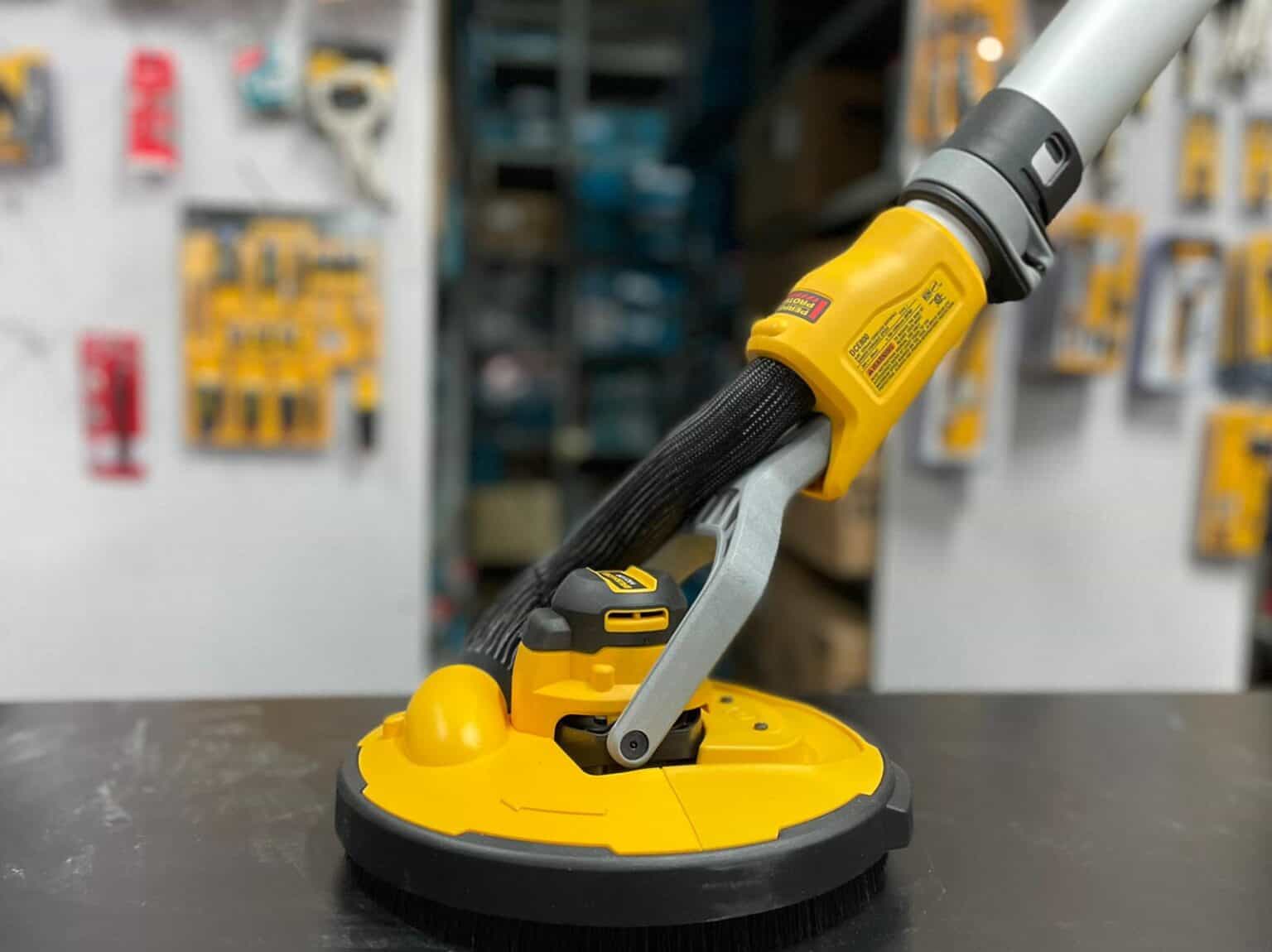 מלטשת טלסקופית / גירפה נטענת מבית DEWALT DCE800 XR בלי פחמים
